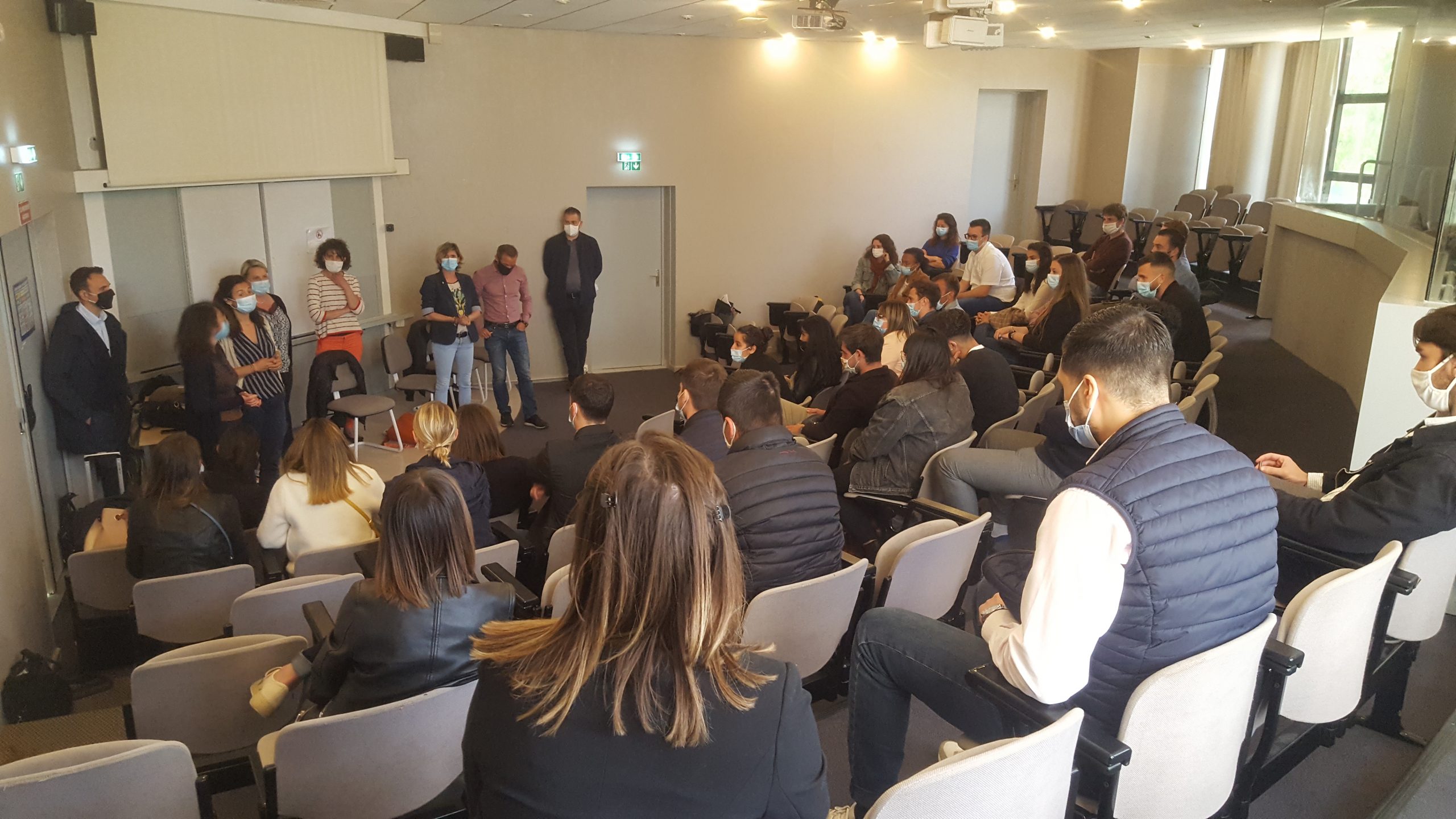 COMME UNE 2EME RENTREE ! ! • Isema